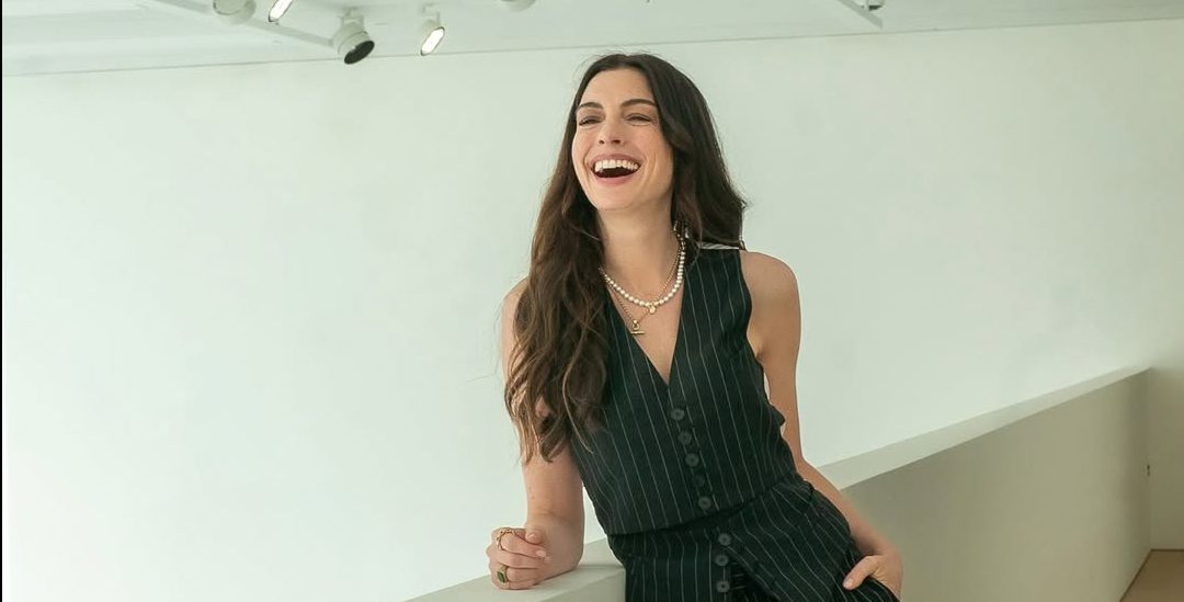 Anne Hathaway avanza su regreso como Andy Sachs en «The Devil Wears ...